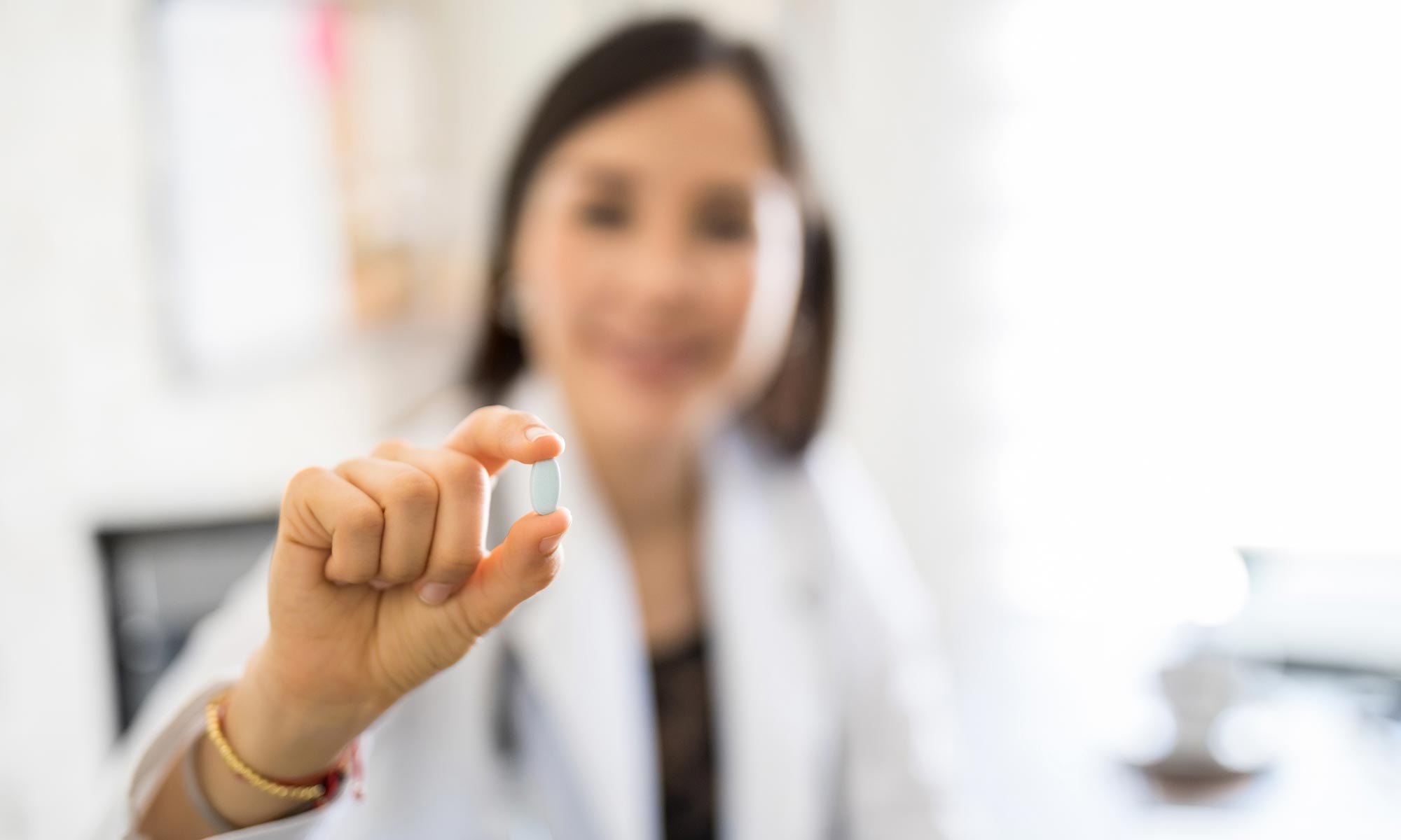 G037 White Oblong Pill: Hydrocodone Identifier & Guide